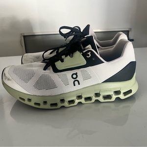 On Running | Shoes | Like New Oncloud Cloud Stratus Mens 5 Shoes | Poshmark